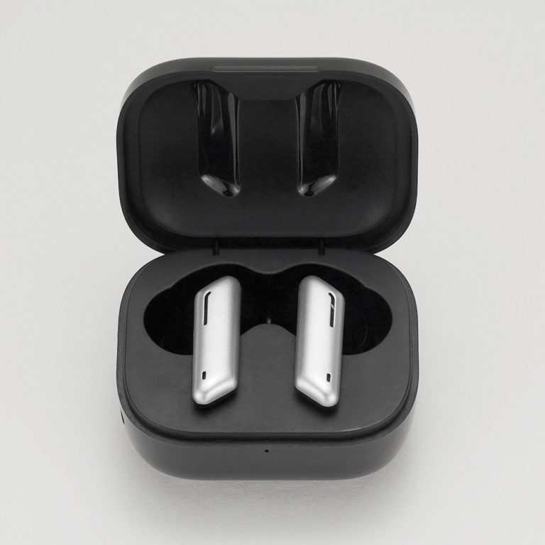 TWS earbuds with metal finish handle - SHINETECH INDUSTRIAL CO., LTD